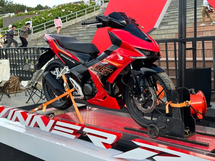 Bảng giá xe Honda Winner R 2026 tháng 9/2025: Cực hấp dẫn, được săn đón hơn Yamha Exciter vì quá rẻ